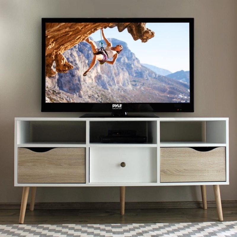 The Top 24 Inch TVs Of The Year | Bigger Isn't Always Better!